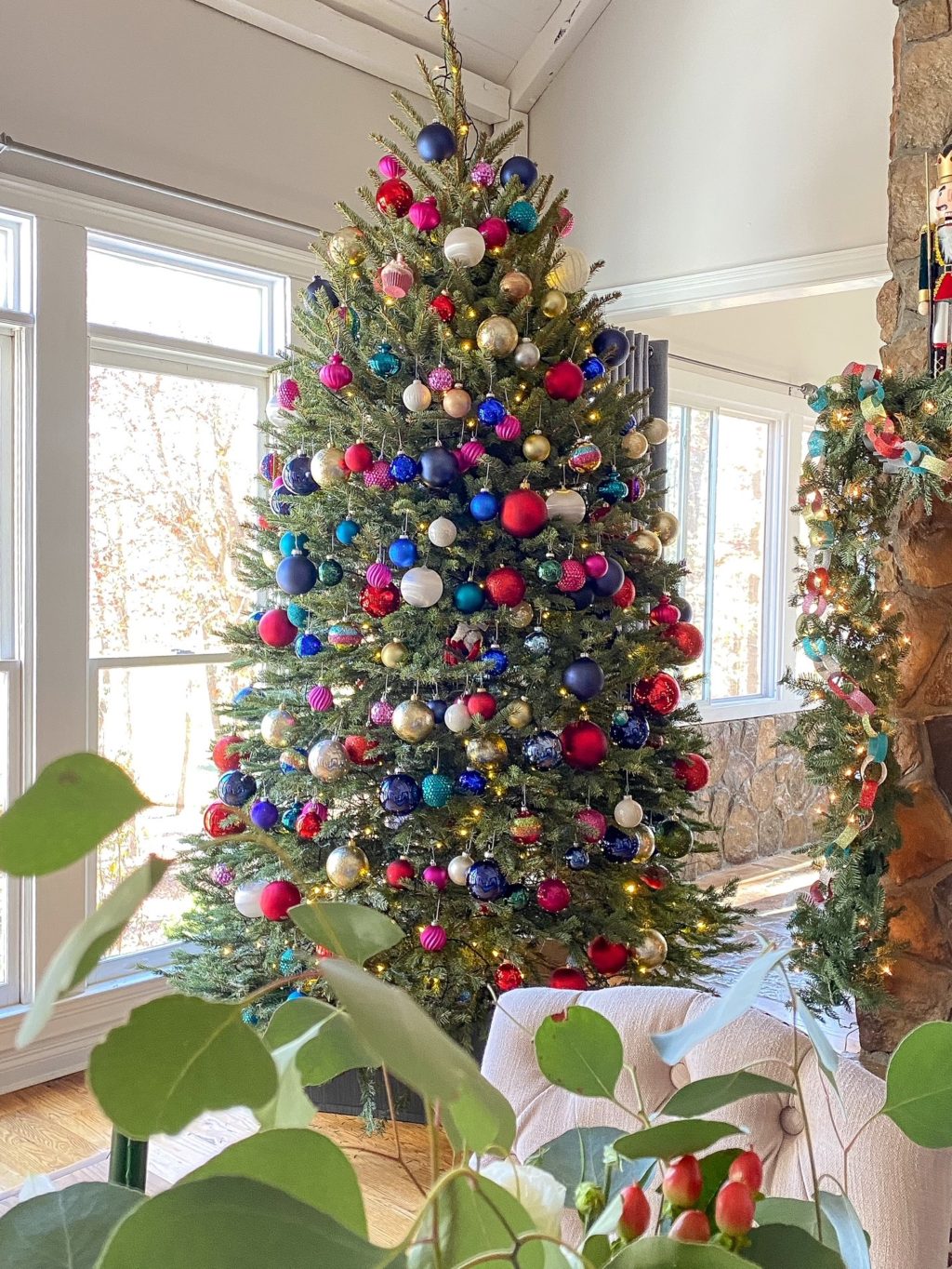 10 ways to decorate your tree for the holidays - Duke Manor Farm by ...